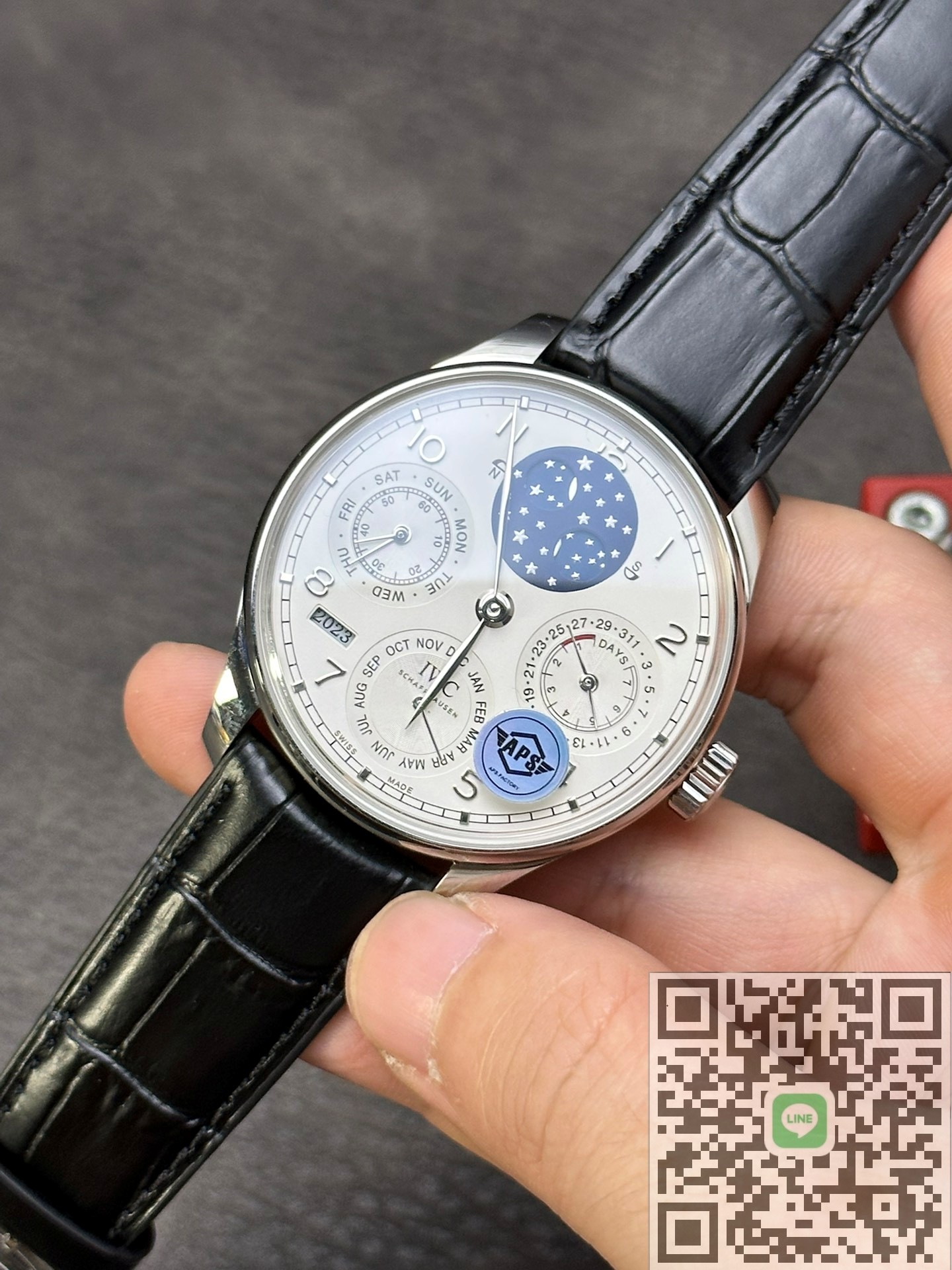 APS工場 ポルトギーゼ・パーペチュアル・カレンダーIW503406 44.2mm ホワイト文字盤 自動巻ムーブメント ブラックストラップ ...